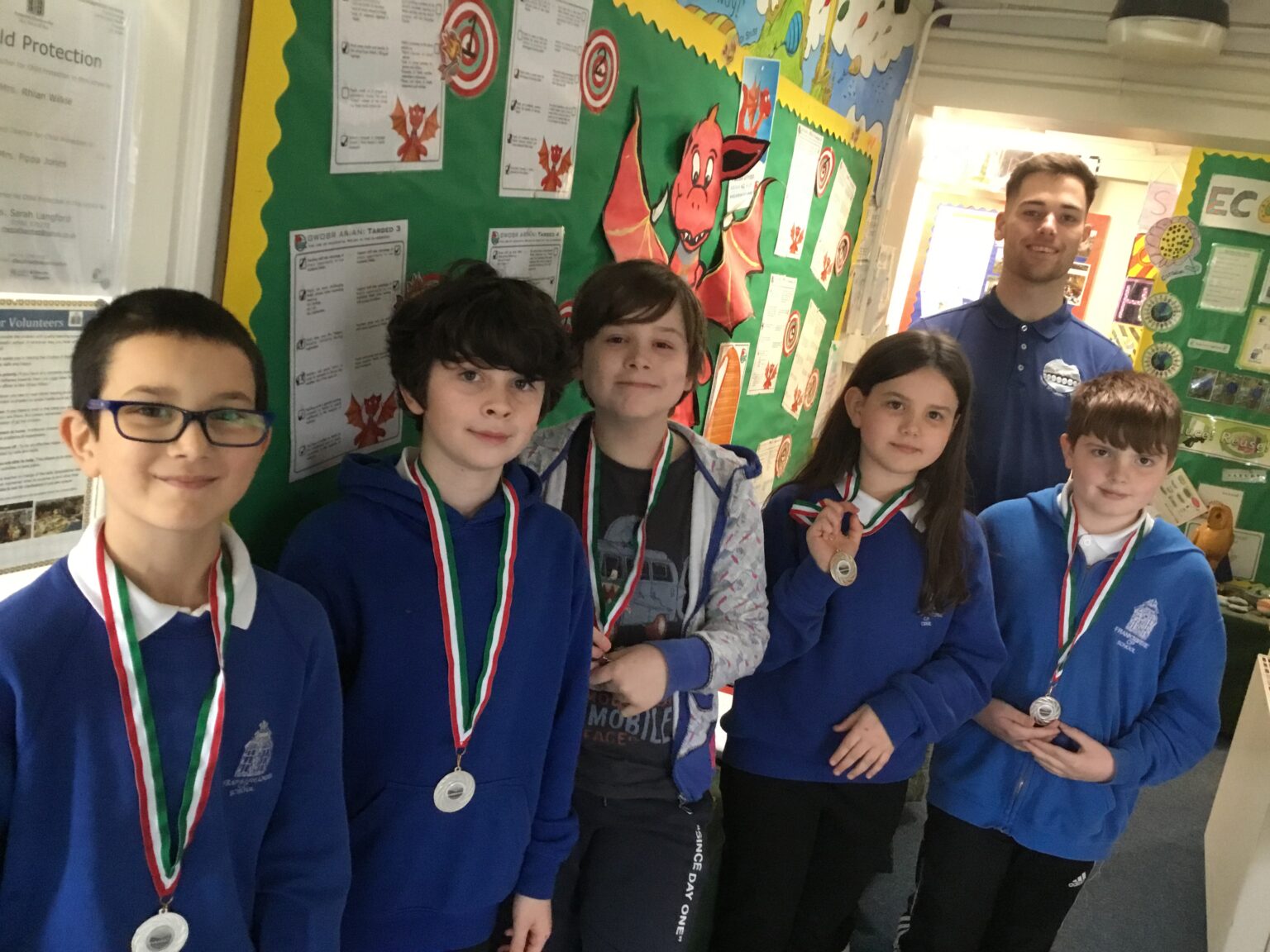 Cwis Dim Clem | Ysgol Pontffranc Franksbridge School