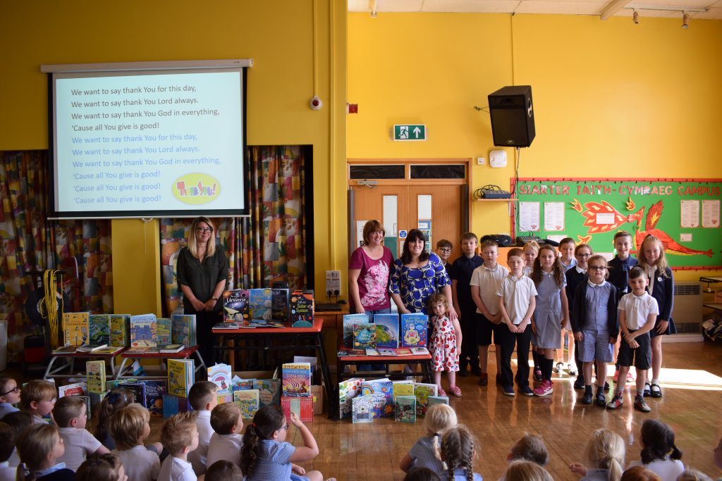 new-books-cilffriw-primary-school